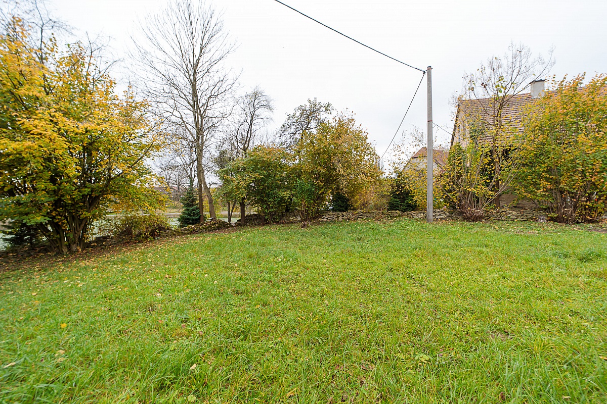 Prodej stavebního pozemku v Jehnědí - PRODÁNO | Michal Hrdina