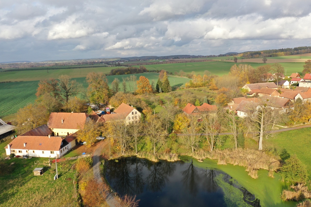 Prodej stavebního pozemku v Jehnědí - PRODÁNO | Michal Hrdina