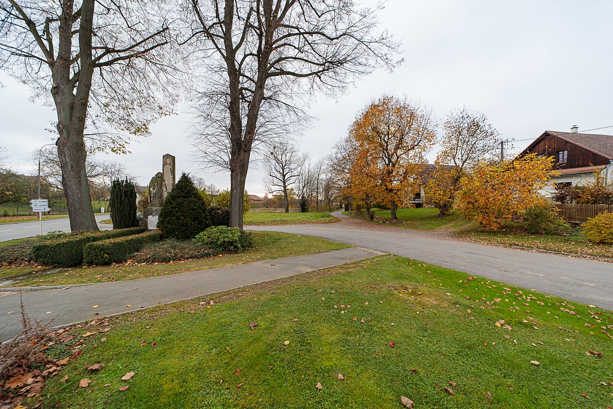 Prodej stavebního pozemku v Jehnědí - PRODÁNO | Michal Hrdina