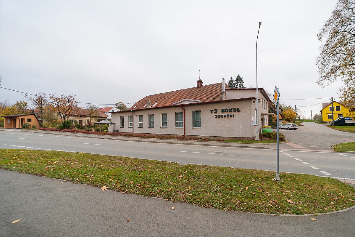 Prodej stavebního pozemku v Jehnědí - PRODÁNO | Michal Hrdina